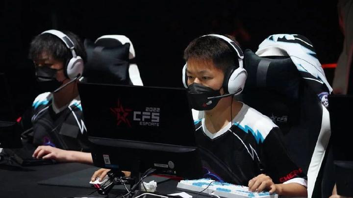 记白鲨CFS夺冠后｜王炸念旧，英雄回归 - 知乎