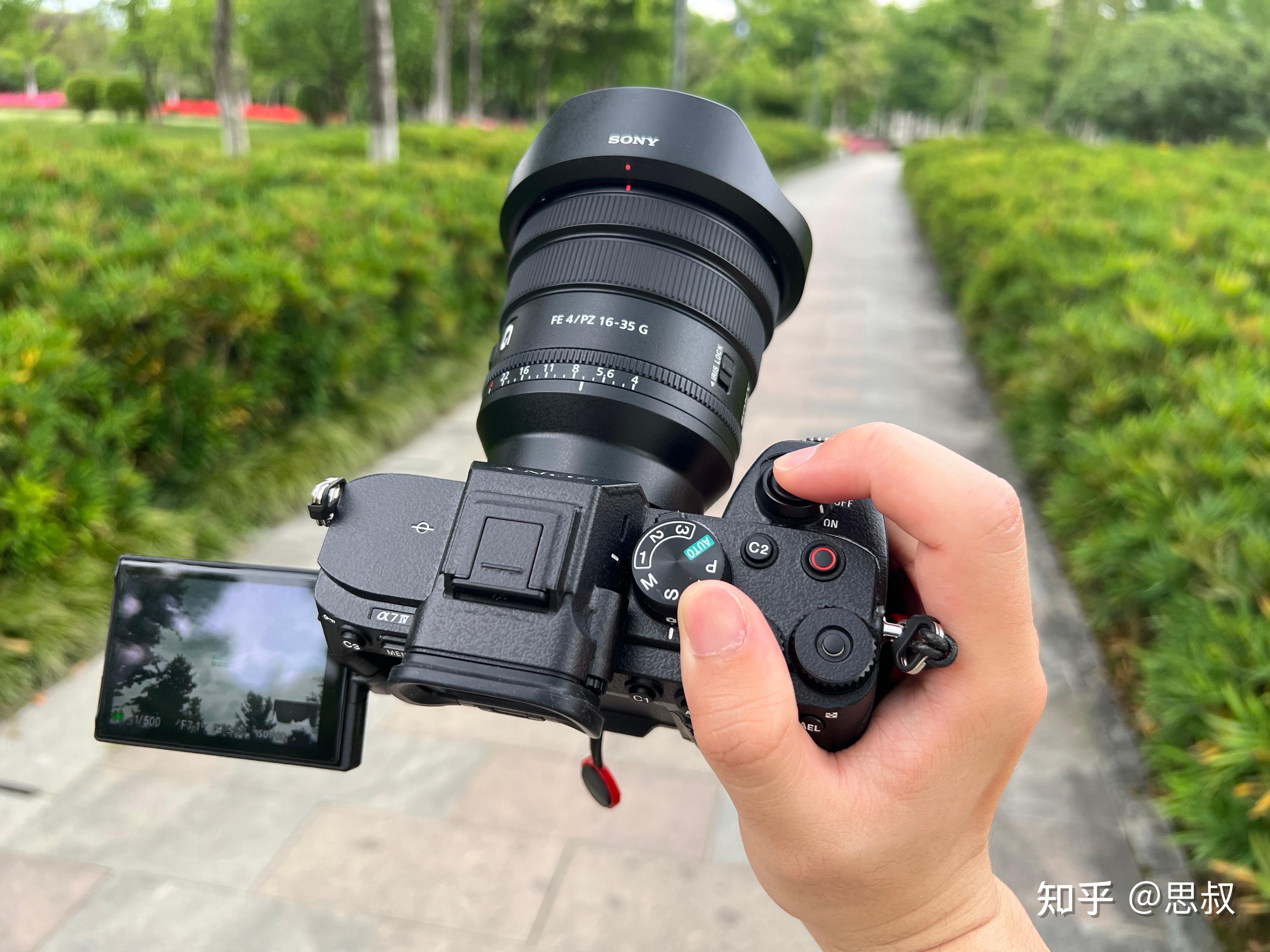 2022 年末，主要扫街和拍人像，选择索尼 A74 还是佳能 R62？ - 知乎