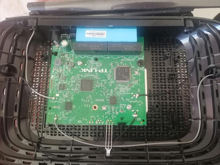 TP-LINK WDR5620 V7.0/华为WS826 A1畅享版路由器拆机对比 - 知乎