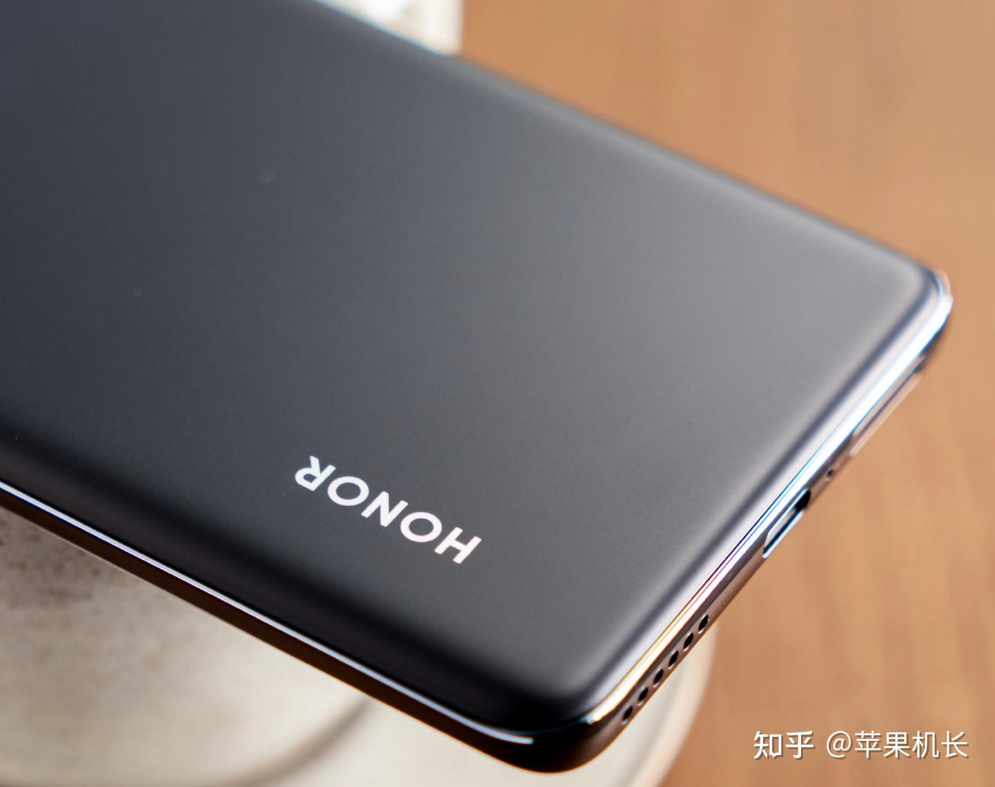 荣耀300 Pro到底值不值得买？用了一个月，有些话不吐不快 - 知乎