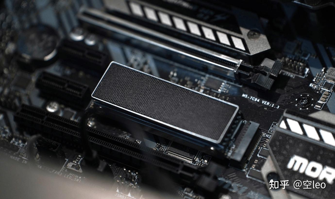 不尬吹，ORICO 的固态硬盘确实有质的变化——出厂自带散热马甲的ORICO OSC 体验更上一层楼 - 知乎