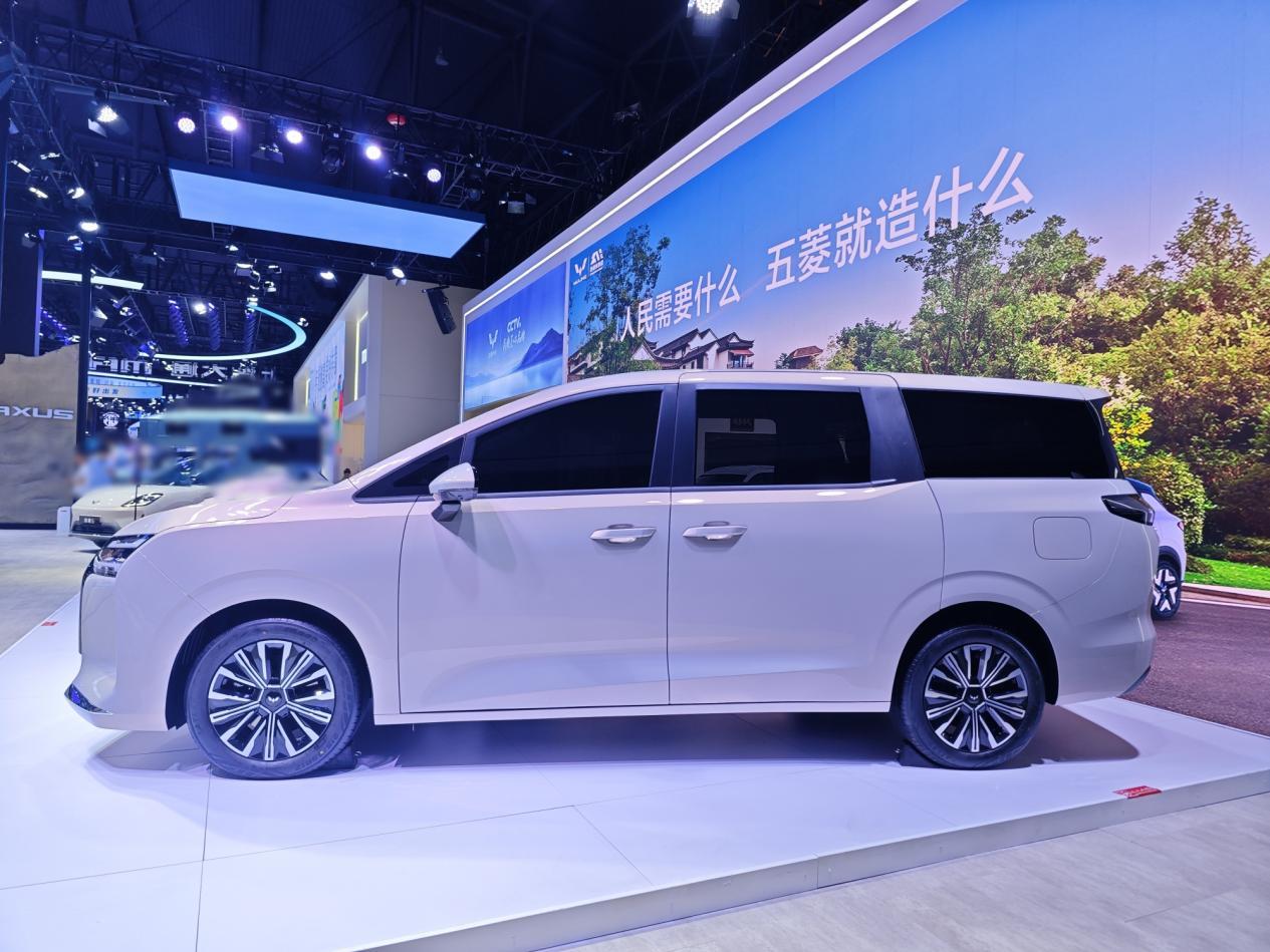 五菱星光730 成都车展亮相，以“新时代神车”实力重塑人民MPV新标杆 - 知乎