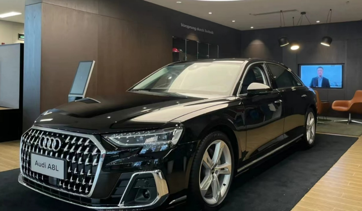 旗舰机行政轿车对决：新款奥迪A8L对比奔驰S级 - 知乎