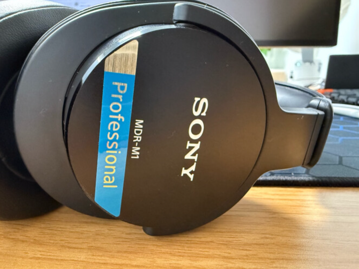 索尼mdr-m1耳机（索尼MDR-M1）怎么样？体验一周优缺点测评 - 知乎