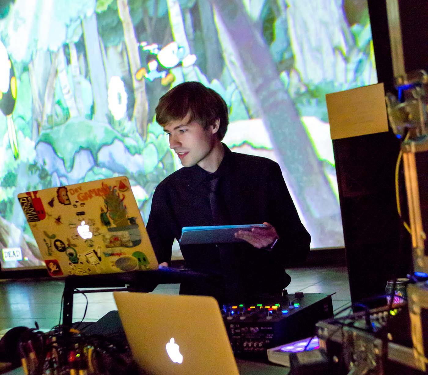 如何评价 C418 的音乐？ - 知乎