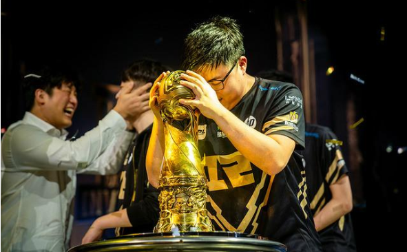 六年无冠，一年六冠：守得云开见月明的“Uzi”简自豪 - 知乎