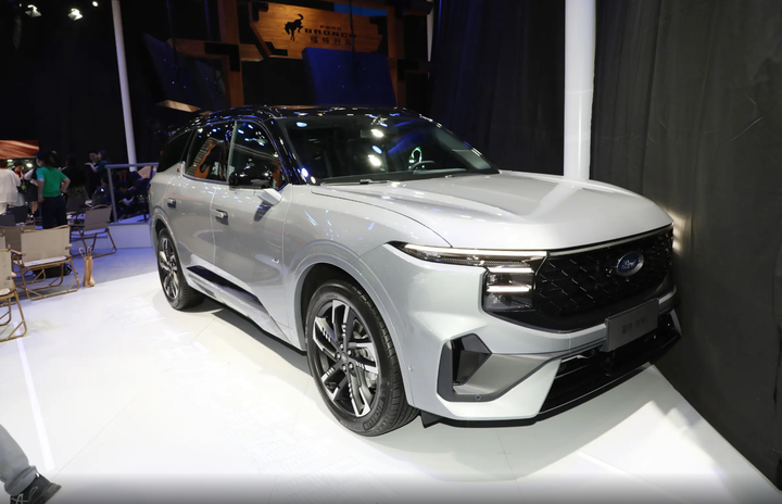 福特锐界L新版本拉低价格门槛，252马力配8AT，大七座SUV布局 - 知乎