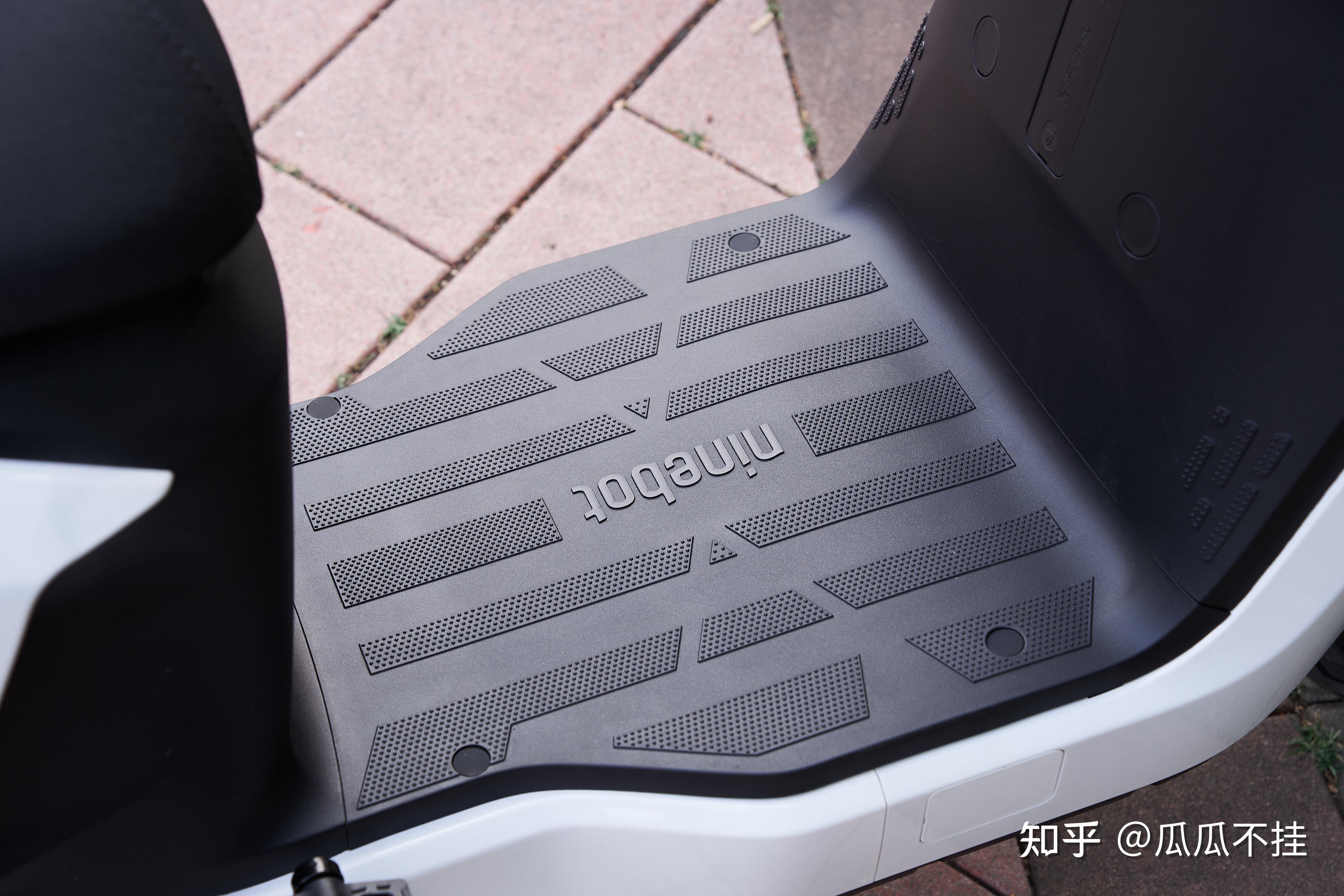 不得不吹一下九号电动Nz MIX这个430mm长的大踏板， - 知乎