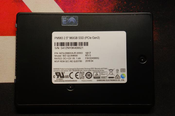 三星（Samsung） PM983 960G U.2 拆解测试 - 知乎