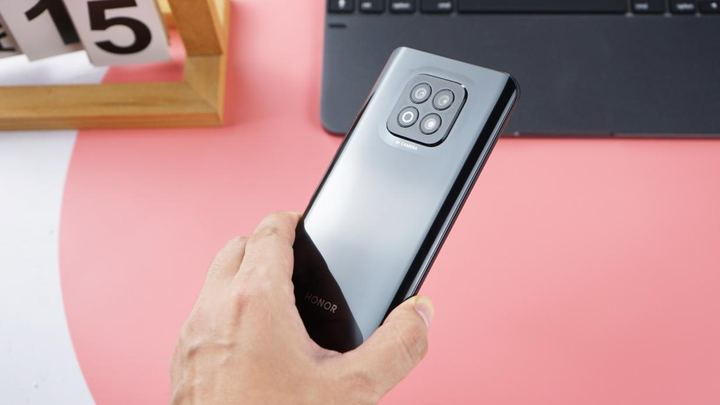 荣耀Play5 活力版：2000元内支持66W超级快充 综合体验最佳手机 - 知乎