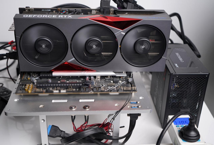 1300W白金电源实测RTX 4090显卡：850W电源瑟瑟发抖？ - 知乎