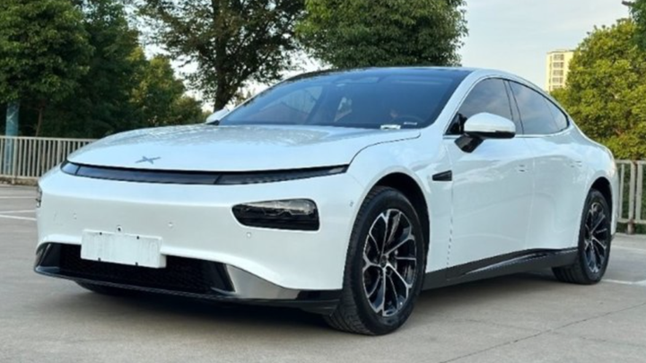 新款上市，二手又降了2万，2年的小鹏P7还值17万吗？ - 知乎