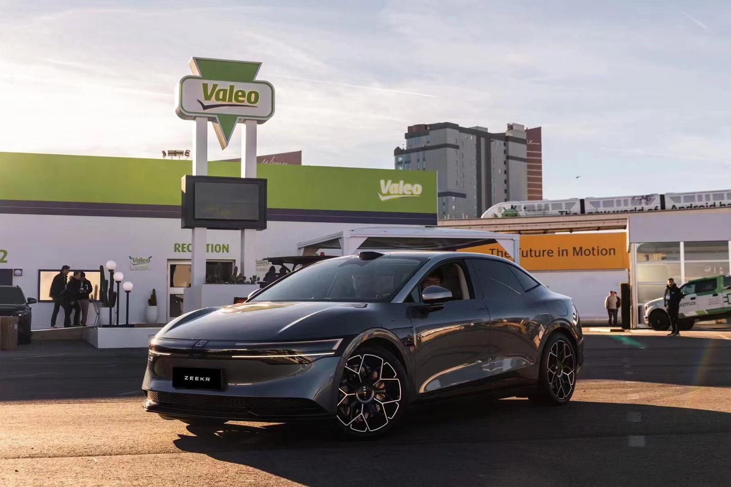 #直击CES 2024：极氪007新一代“灯厂”上线 - 知乎