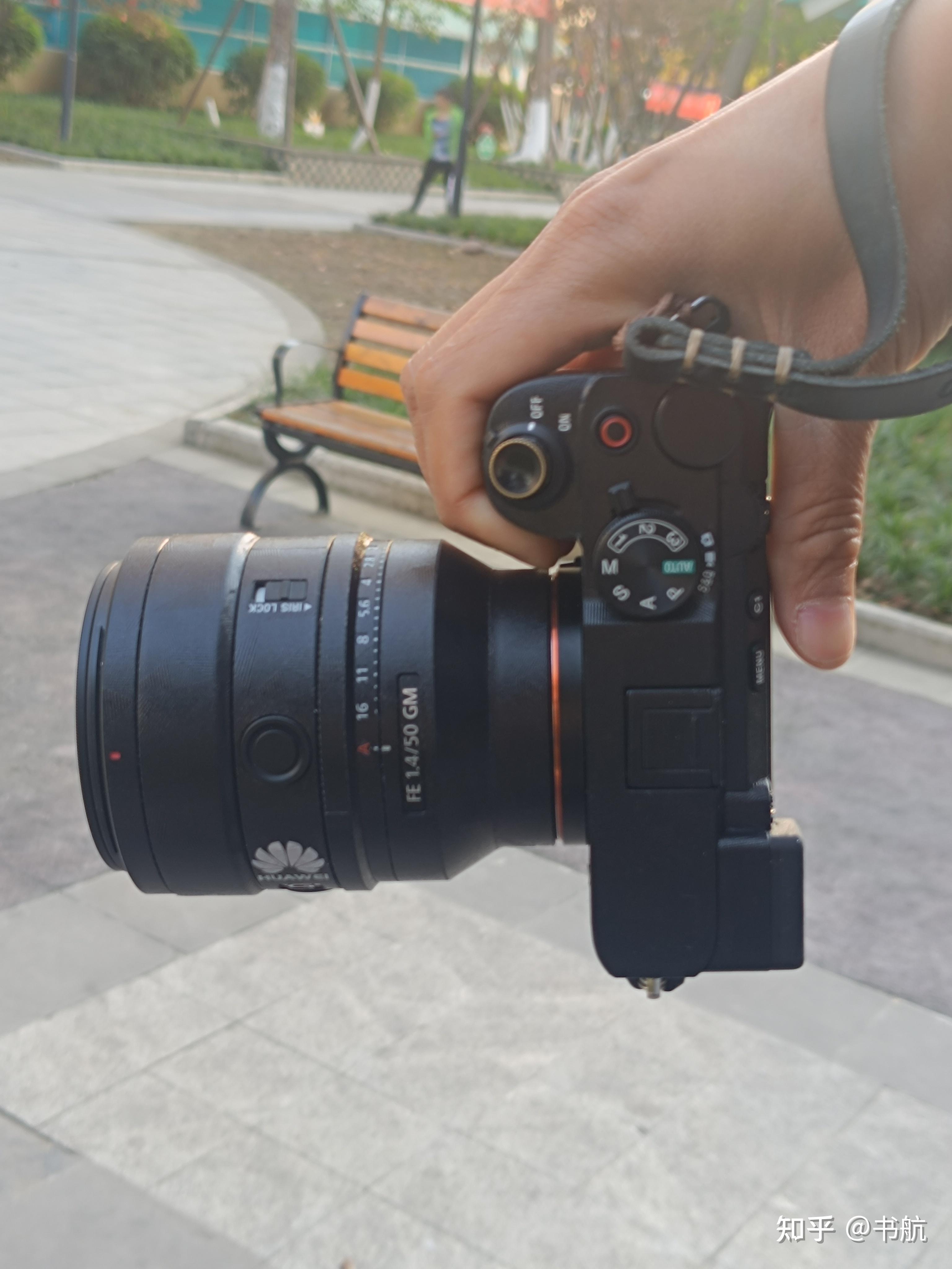 像85gm这种重量的镜头，一手握机身，镜头会对机身伤害吗？ - 知乎