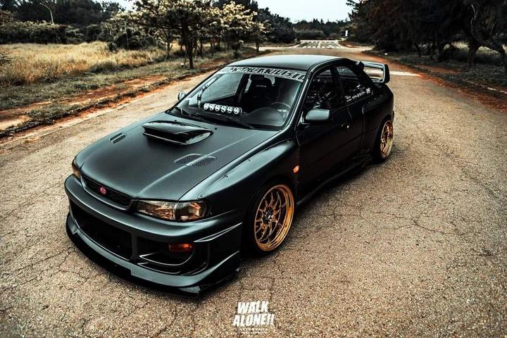 买少见少！斯巴鲁翼豹双门GC8宽体暴改 - 知乎