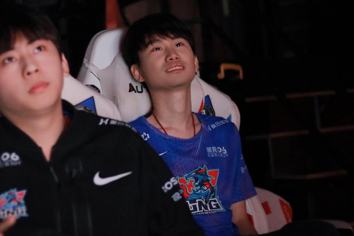 南波儿蹭LBL打广告，相关人员梳理：Doinb成大冤种，新一开播澄清 - 知乎