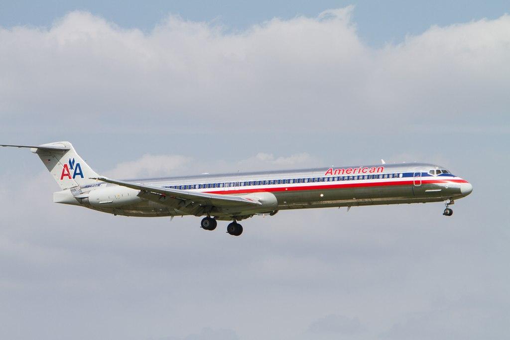 麦道MD-80 / McDonnell Douglas MD-80（第二部分：设计、运营历史、型号）- 中英文维基百科词条，由辽观搬运、翻译 ...