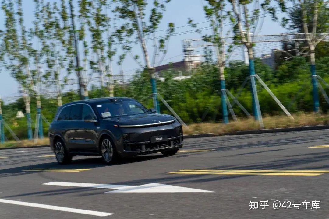 对比理想ONE/L8/L9，三车在配置、空间、性能等方面有何异同？ - 知乎