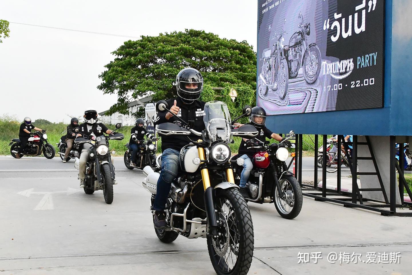 超过 500 辆 Jamaica Park X Hey! Moto Mc 曼谷最牛 Triumph 摩托车聚会 - 知乎