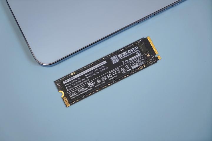2400MT/s闪存的威力！长江存储致态TiPlus7100 2TB SSD评测：PCIe3.0价格 PCIe 4.0顶级体验 - 知乎