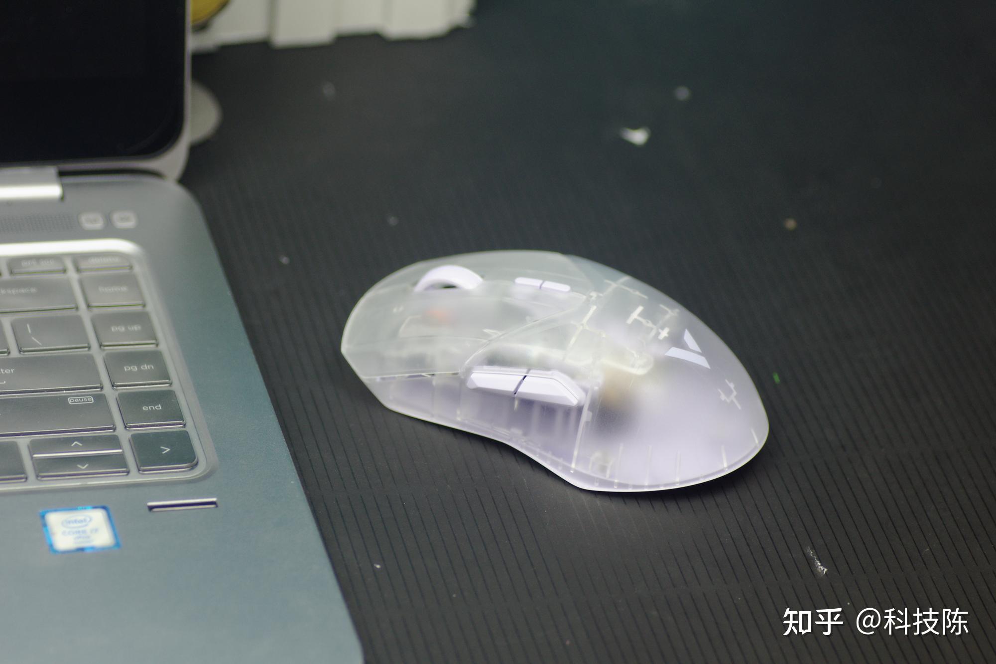 磨砂半透明设计很有创意， 雷柏VT9 Air鼠标真不错 - 知乎