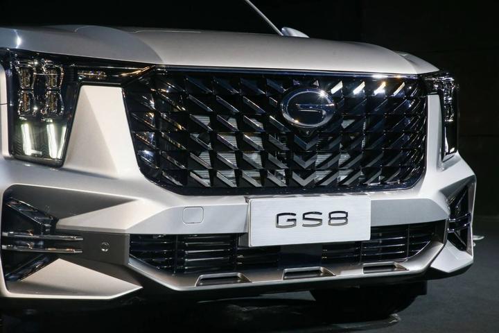 轴距更长尺寸更大，再加THS 丰田混动，传祺 GS8 你到底想干什么？ - 知乎