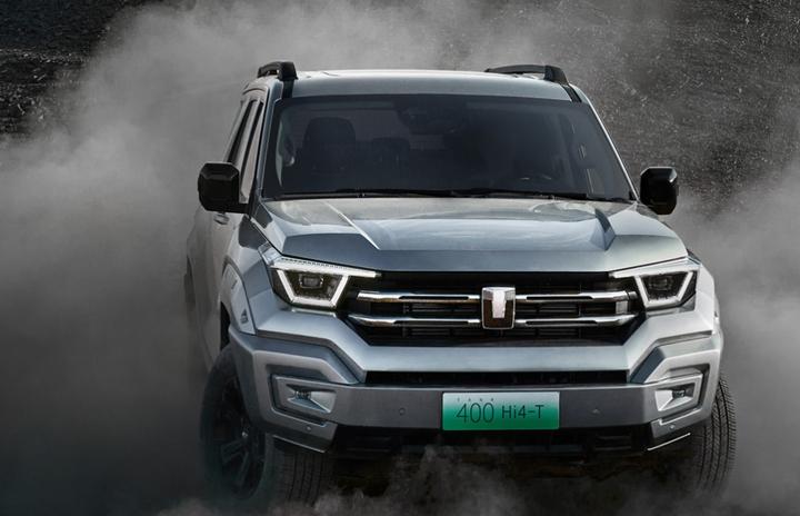 比预售价低0.52万，坦克400Hi4-T推两款车，四驱加混动不输牧马人 - 知乎