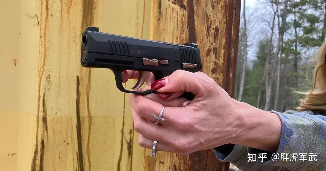 时尚小巧的隐蔽携行：专为女性打造的西格绍尔P365 380 ROSE手枪 - 知乎
