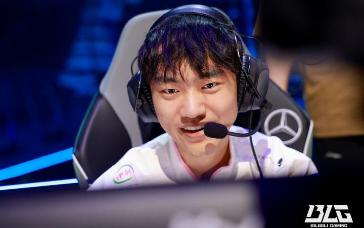 S14双重奇迹诞生，BLG神之一手，识破HLE战术，瑞士轮真相公开 - 知乎