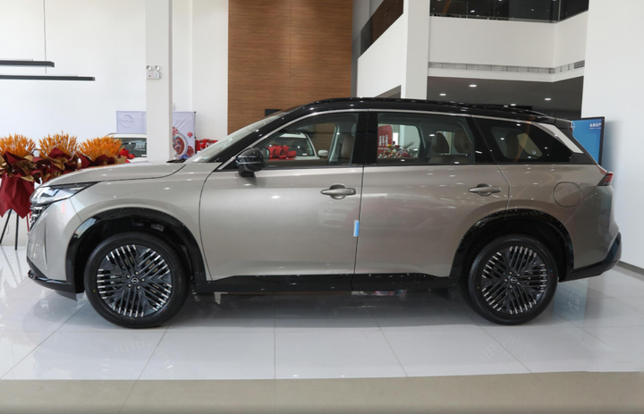 中大型SUV空间，高功2.0T配9AT，日产探陆价格是有诚意的 - 知乎