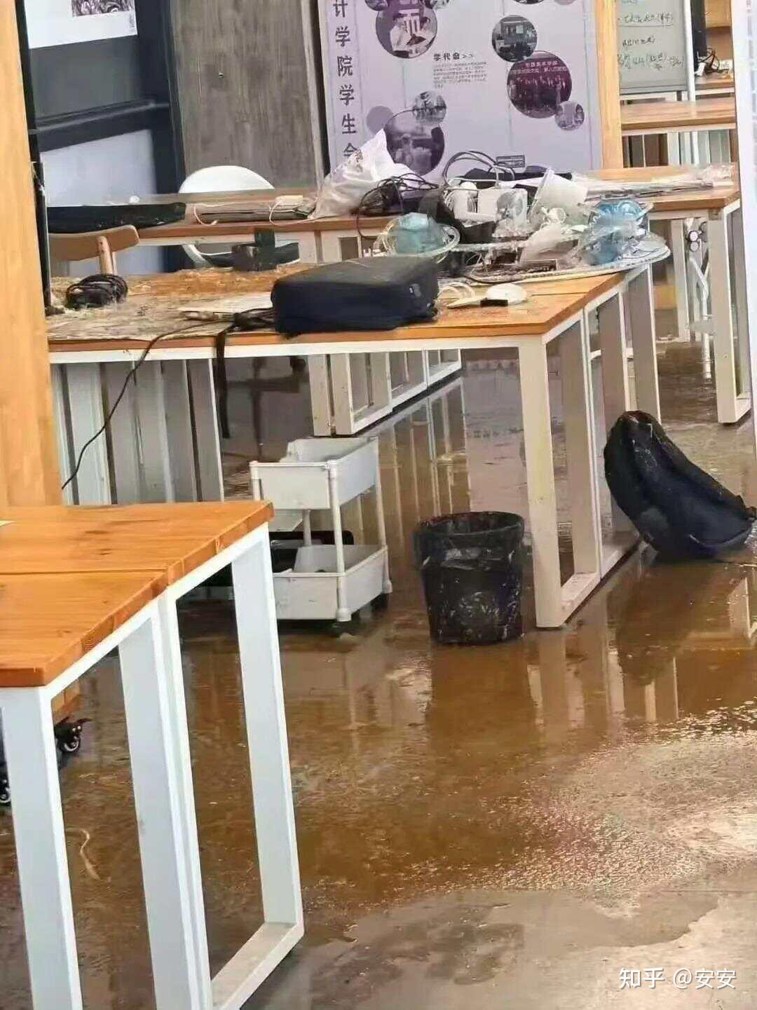 中国美院排粪管爆裂学生遭粪水喷溅，校方称系学生眼镜掉入管道导致，是否符合科学常识？如何看待这一回应？ - 知乎