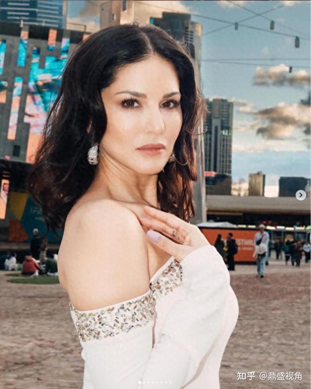 桑尼·利昂(Sunny Leone)在INS坐拥粉丝5443万的超级女艺人（多图） - 知乎