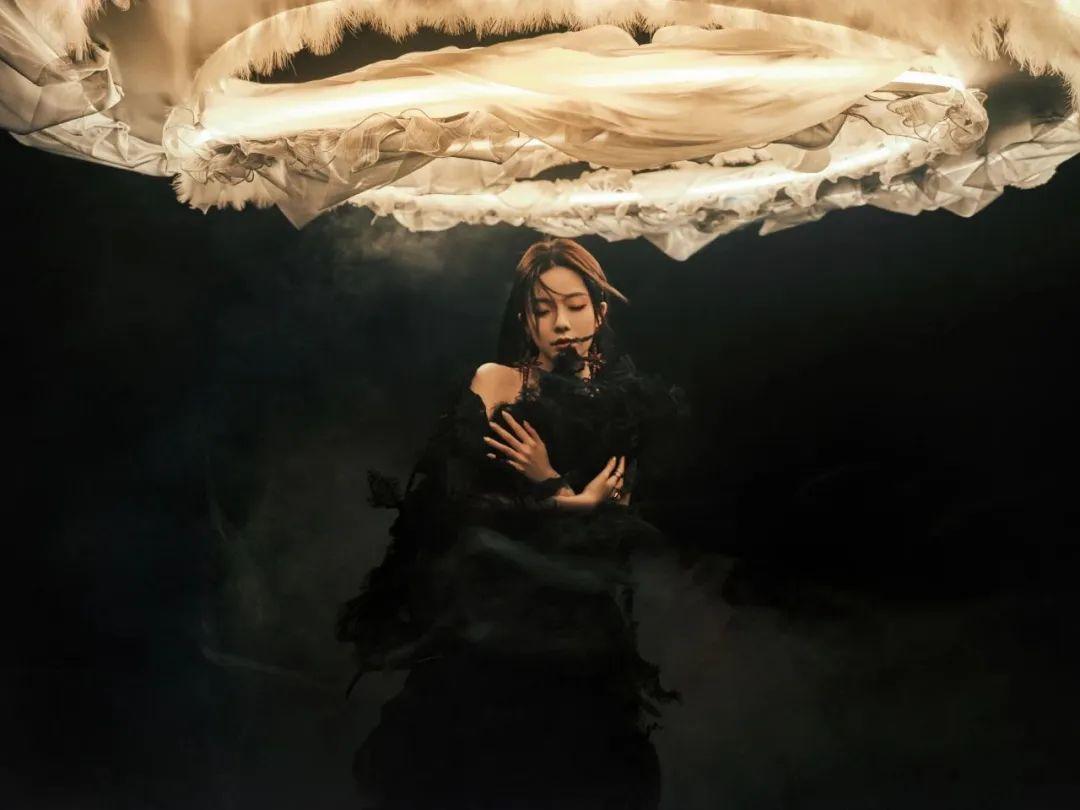 如何评价朱婧汐Akini Jing的新专辑《VILLAIN 反派角色》？ - 知乎
