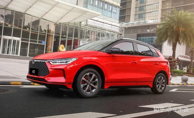 比亚迪e2对比吉利帝豪GSe，谁更匹配当代"新四有青年"？ - 知乎