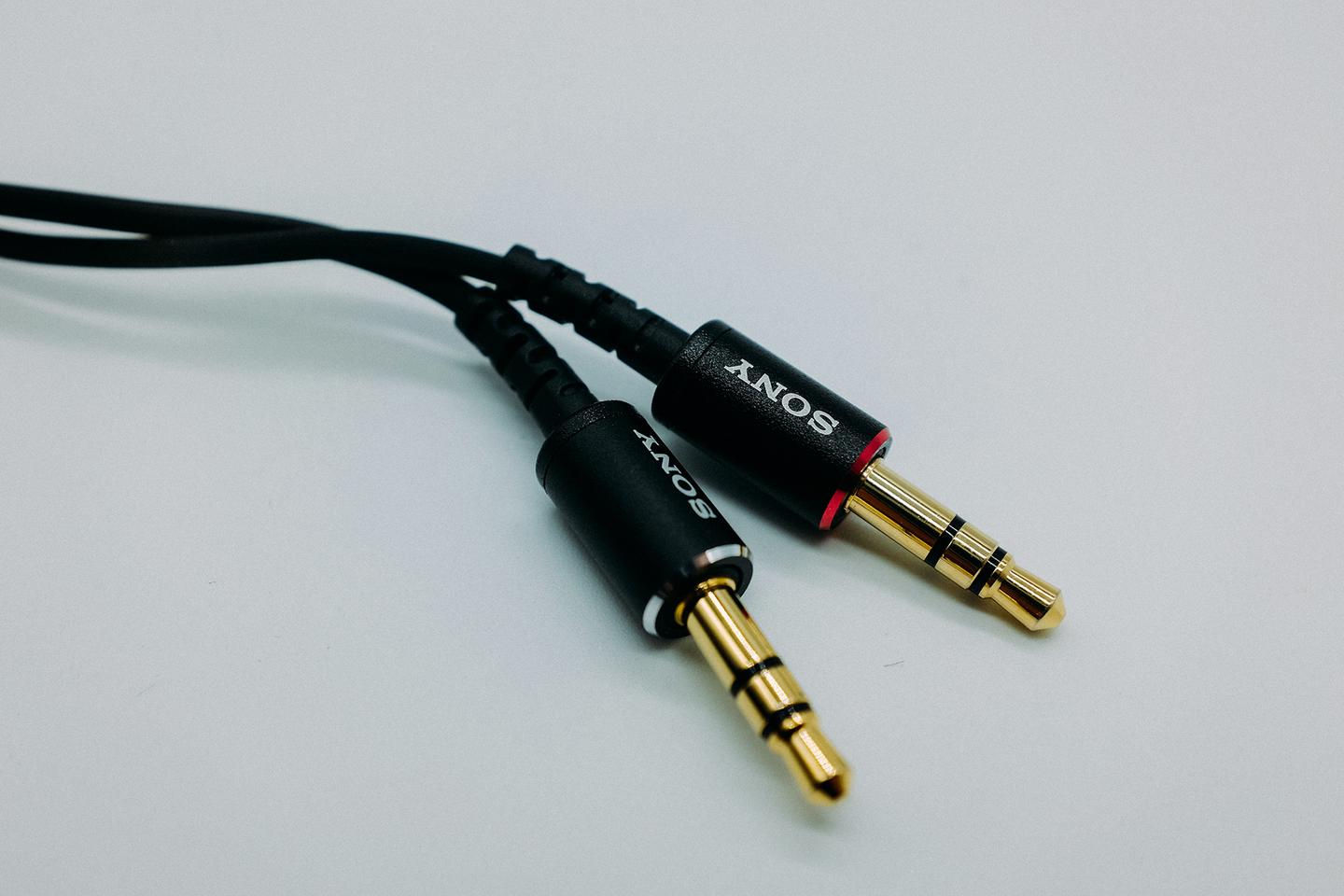 新老旗舰之争-SONY EX1000(EXK)、XBA-Z5耳机对比测评——开箱、外观篇 - 知乎