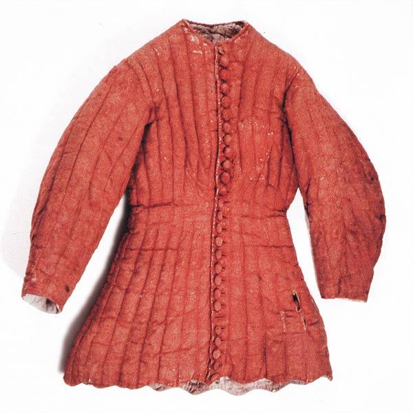 中世纪的布甲是穿在盔甲下面还是外面？ - 知乎