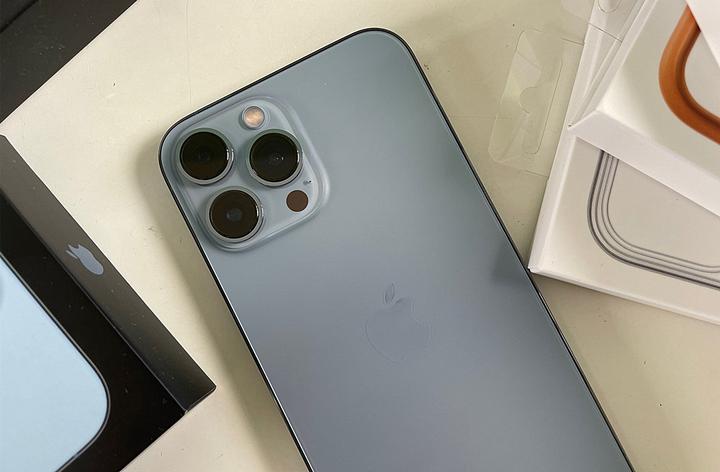 苹果13ProMax值得买吗？真的没有什么“槽点”吗？看完简析你就知道了 - 知乎