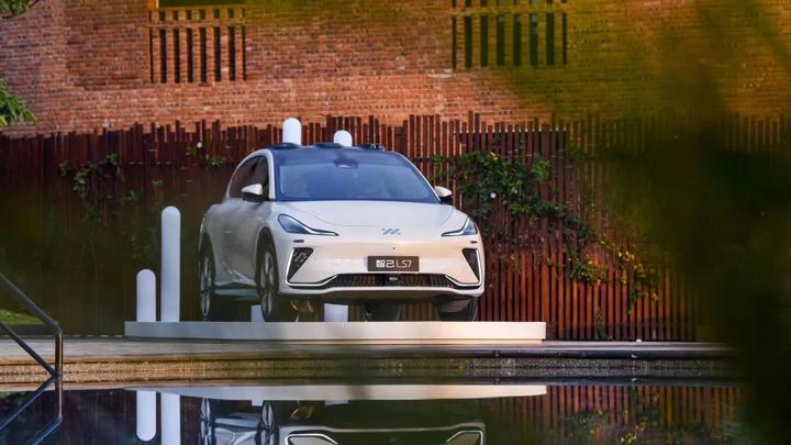 智己LS7正式上市， Elite后驱版性价比碾压理想L7 Pro - 知乎