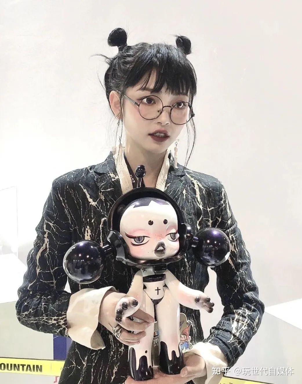 专访丨SKULLPANDA熊喵：不止于潮玩设计师 - 知乎