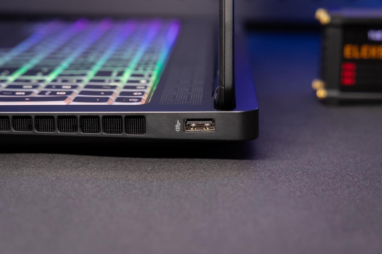 OMEN暗影精灵 MAX 游戏笔记本评测：250W+释放的全能机皇 - 知乎