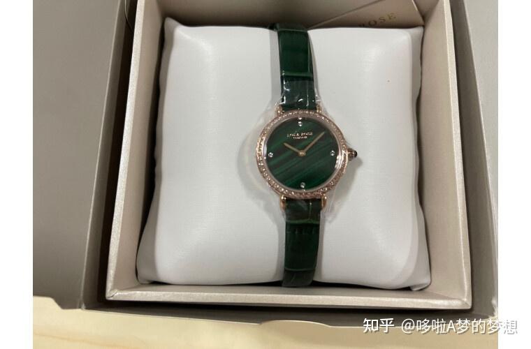 网上很火的Lola Rose小绿表，到底值不值得买？