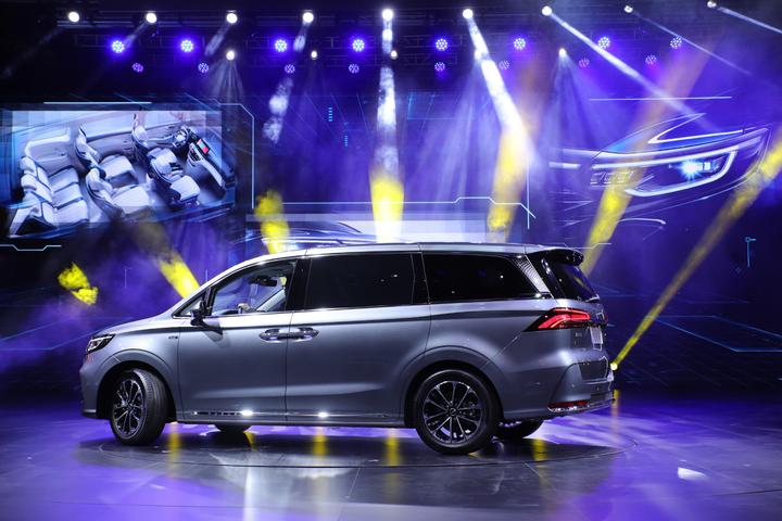 上攻别克GL8，下打传祺M8，荣威iMAX8有几分胜算？ - 知乎