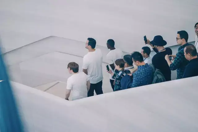 如何评价「Steve Jobs 剧院」的设计？ - 知乎