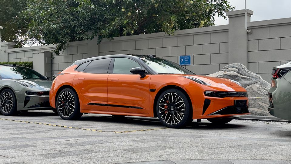 用新底盘要涨2万？极氪007GT为了操控，代价是续航缩水45km？ - 知乎