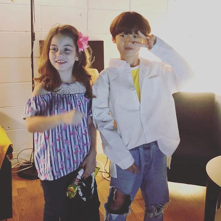 10岁韩国正太与美国8岁萝莉，甜哭5000万网友：我一老爷们都被磕到了 - 知乎