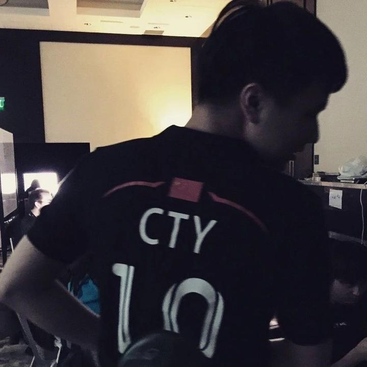 DOTA2：CTY直播事业蒸蒸日上，却心事重重，他还想打职业？ - 知乎