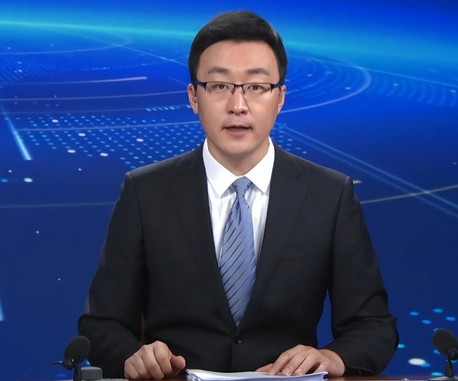 主持人苗凯：山西农村走出来的央视主播，是女友助他走上播音路 - 知乎