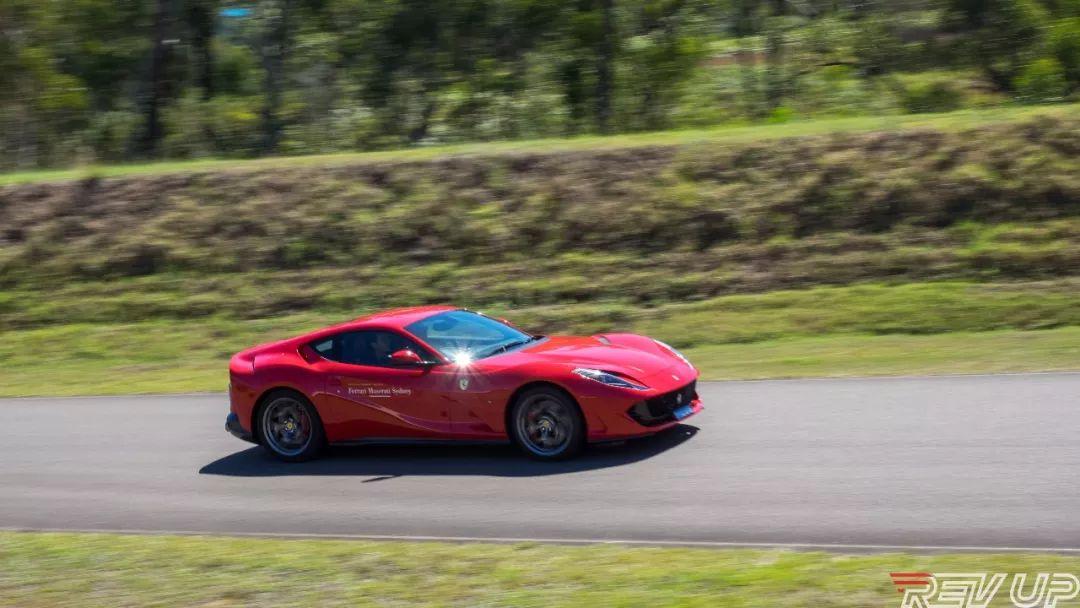 法拉利 812 Superfast | 东西好是好，就是太贵 - 知乎