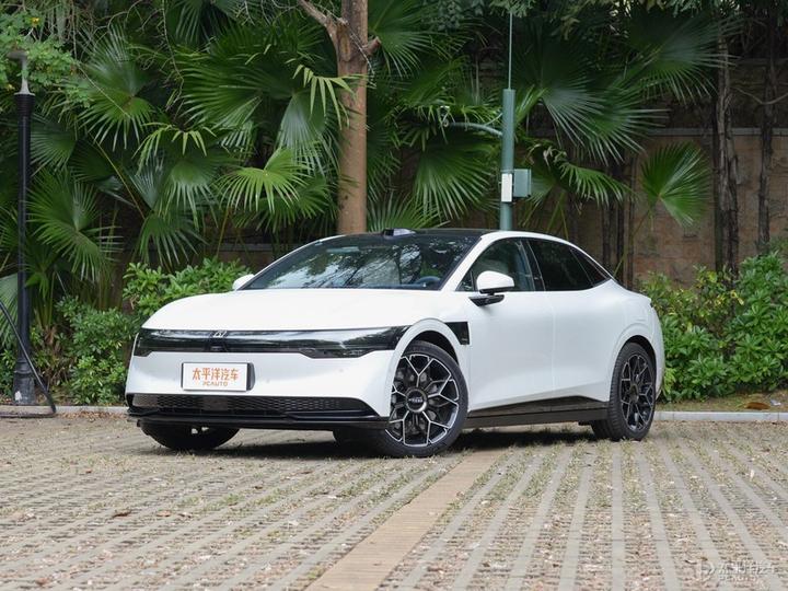 极氪首款家用SUV命名为7X 轴距2925mm 将与特斯拉Model Y竞争 - 知乎