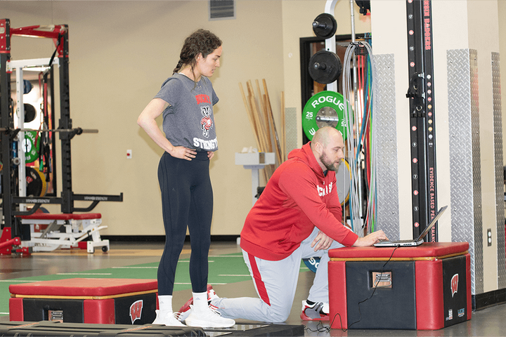 使用Movella Kinduct制定更有效的训练方案，威斯康星大学女子排球队冠军计划 - 知乎